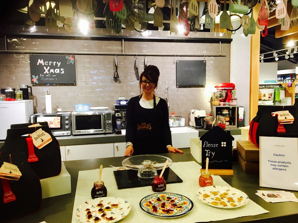 Product Sampling Staff & Product Demonstration Staff